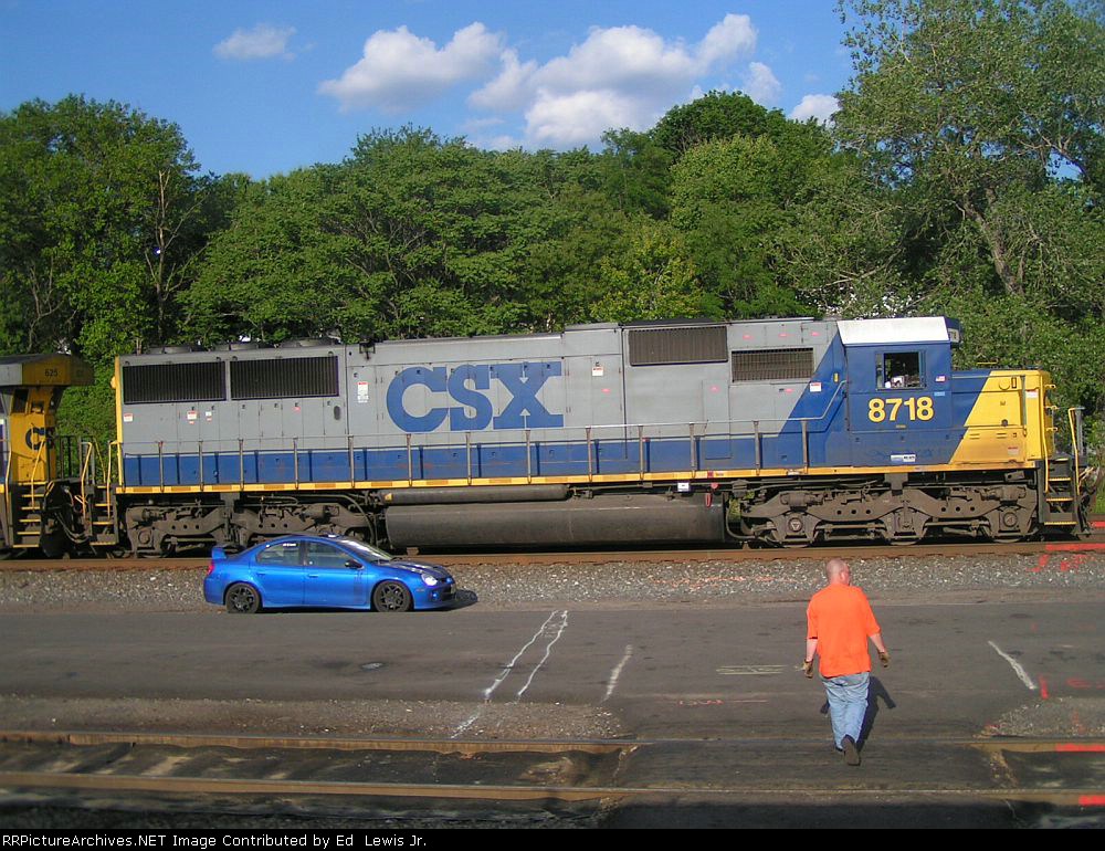 CSX 8718